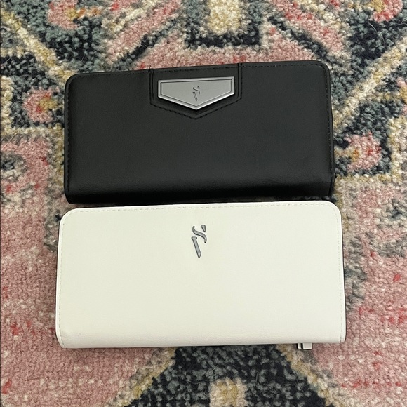 Simply Vera Vera Wang | Bags | Sv Black And White Wallet Set | Poshmark